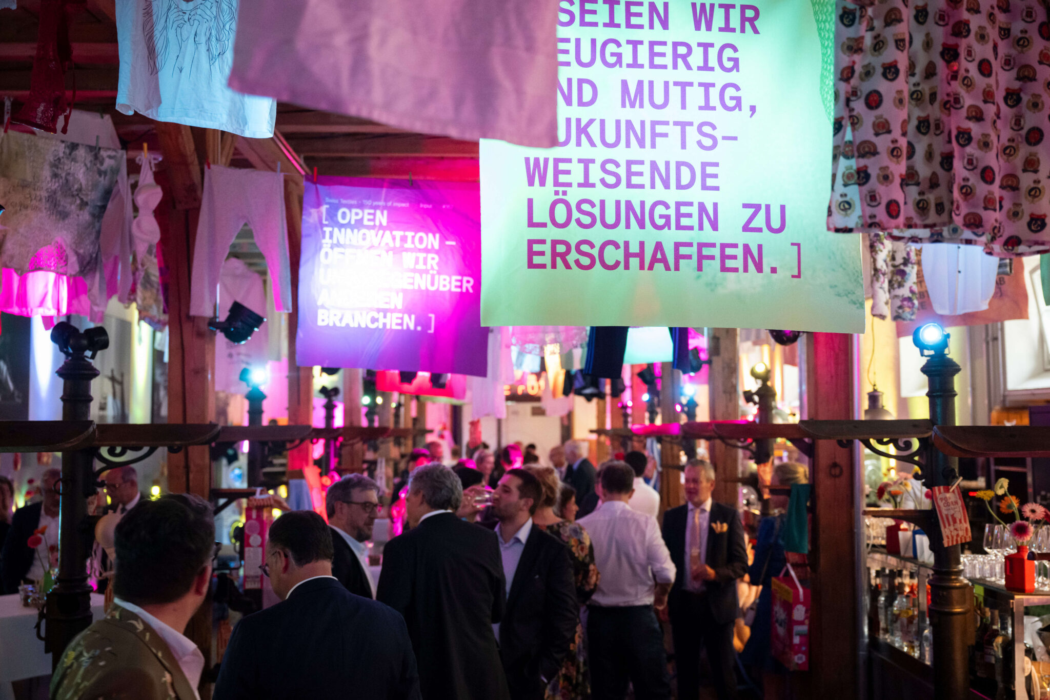 Startseite - Swiss Textiles